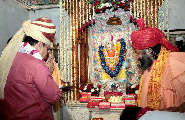 3 Best Times to Read Hanuman Chalisa for Success, Strength & Removing ...