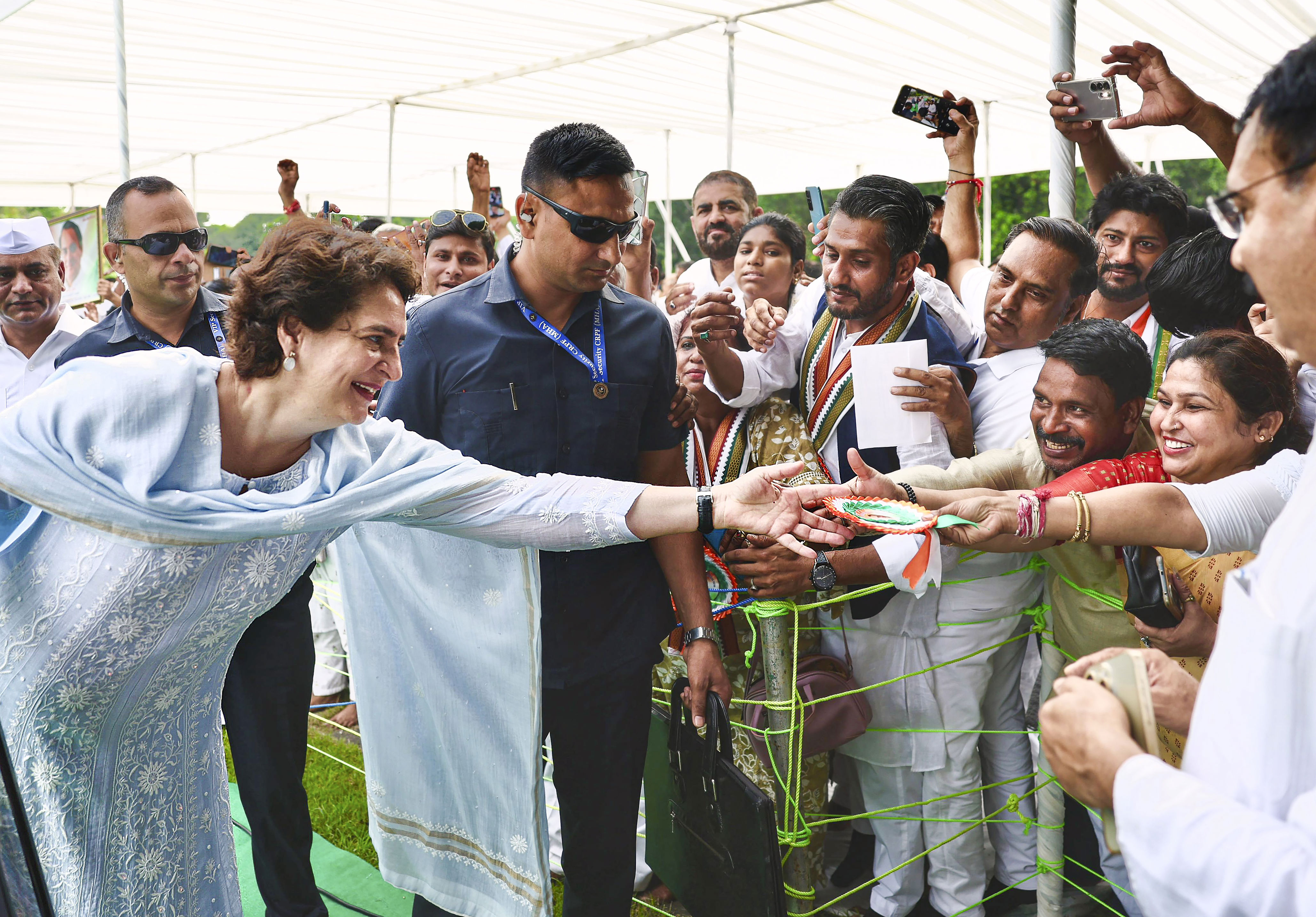 Tributes paid to Rajiv Gandhi on birth anniversary