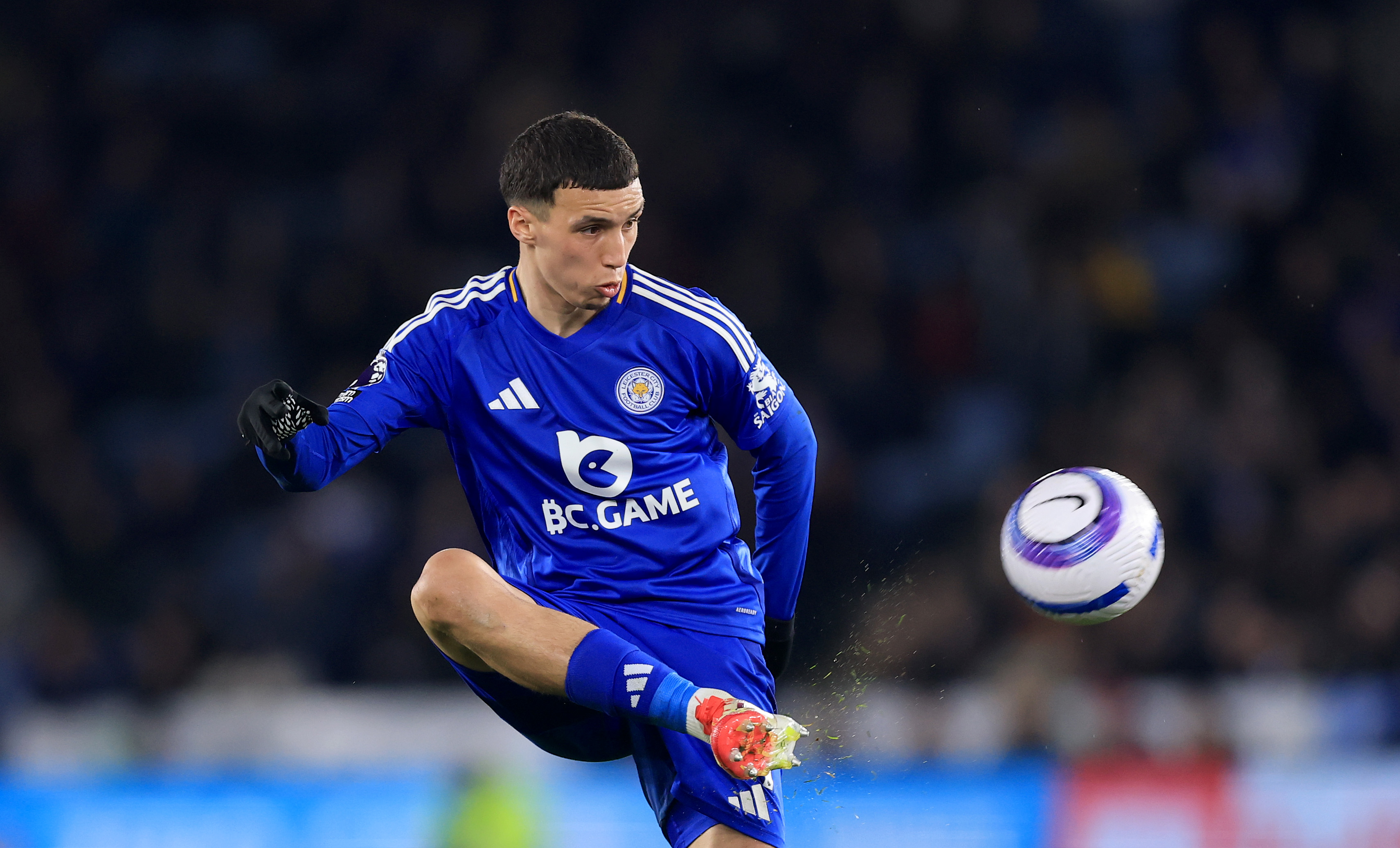 Sunderland and Leeds United-linked midfielder set for £23.5m Stuttgart ...