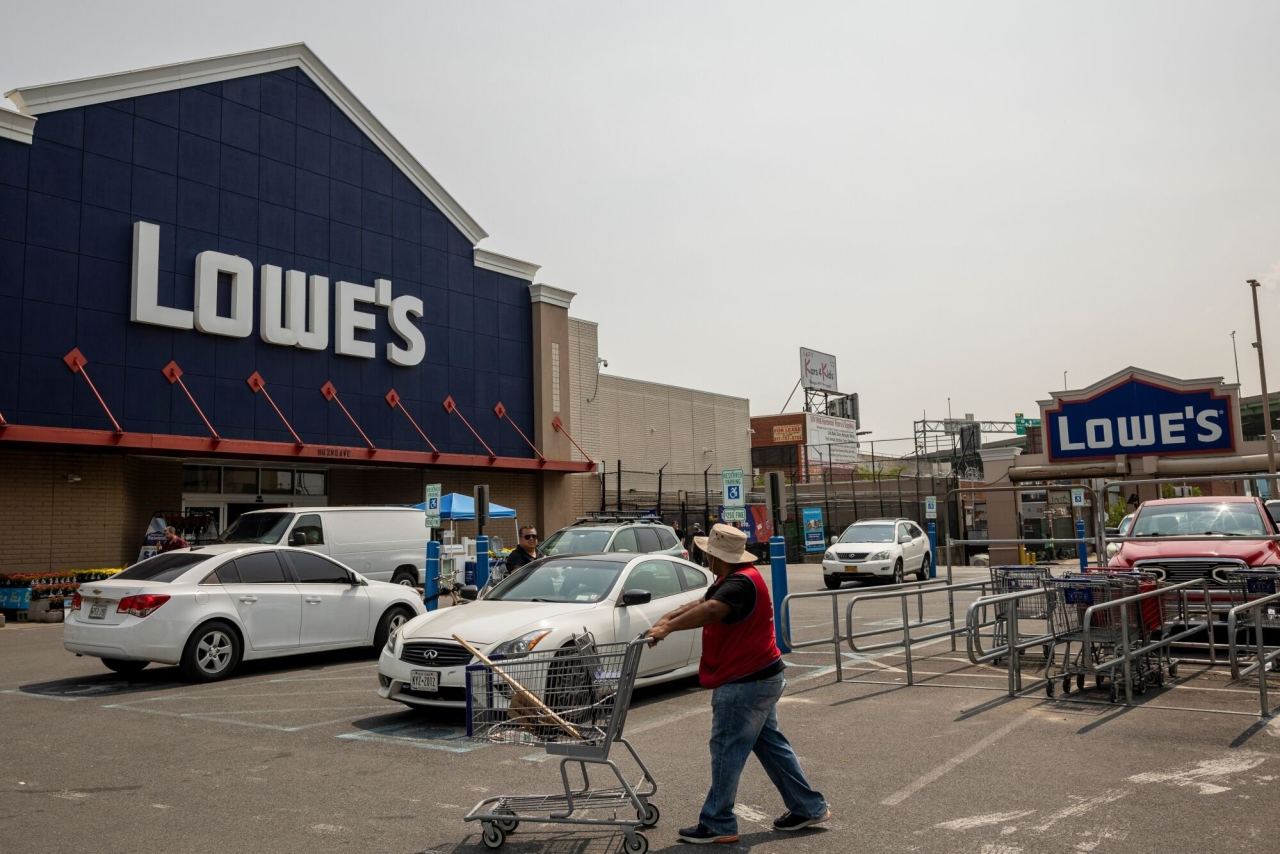 Lowe’s Boosts Full-Year Revenue Outlook, to Buy Home-Professional Firm ...