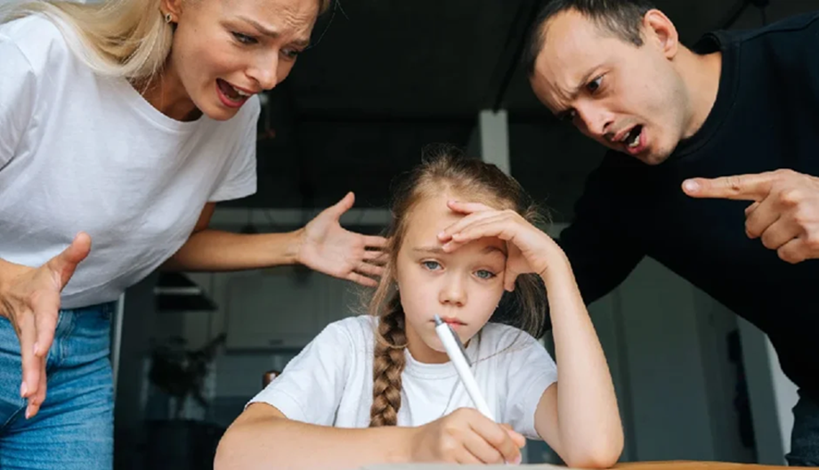 These 5 mistakes of parents push the child away, slowly they start ...