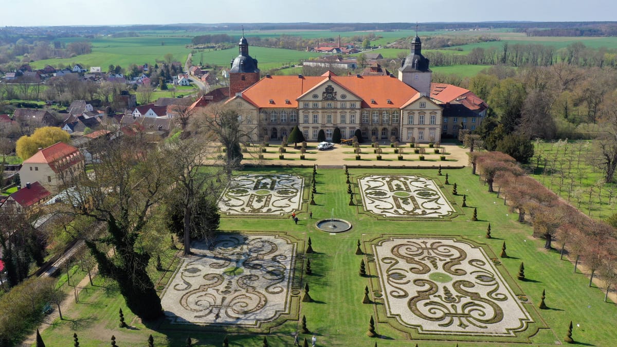 Kultur in beeindruckender Kulisse: Das Barockschloss Hundisburg