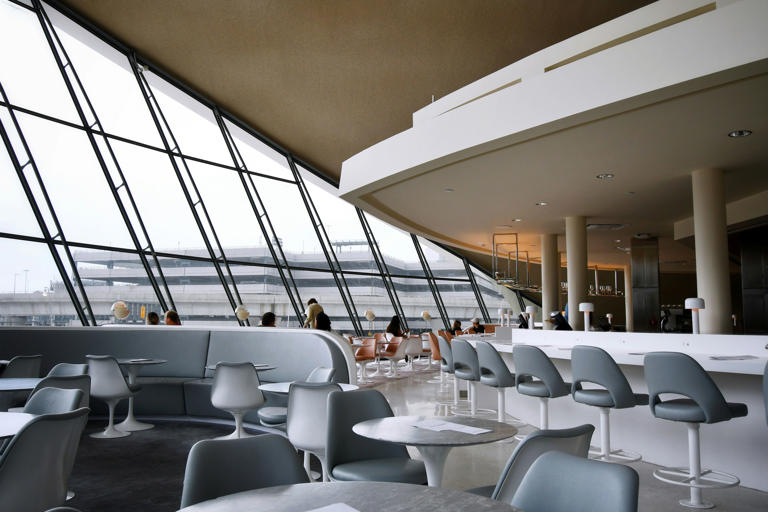 5 Airport Lounge Networks That Offer Senior Discounts
