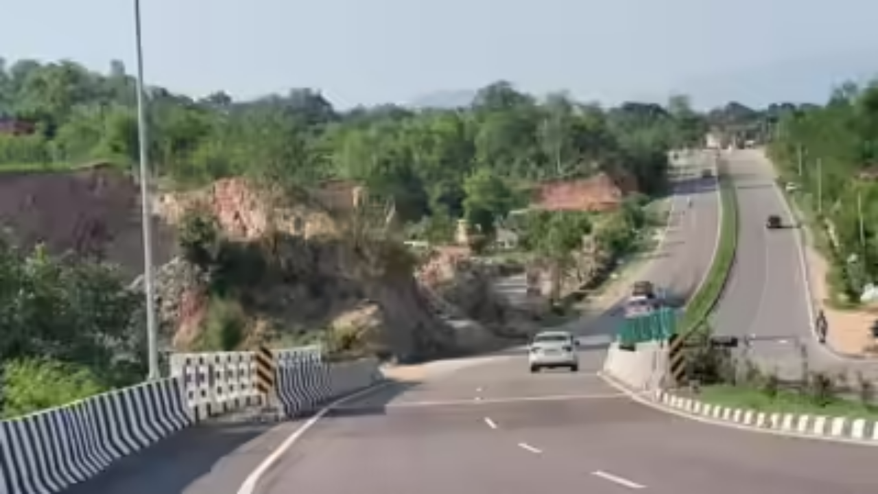 Kullu-Manali highway: A lifeline choked by landslides, traffic jams and ...