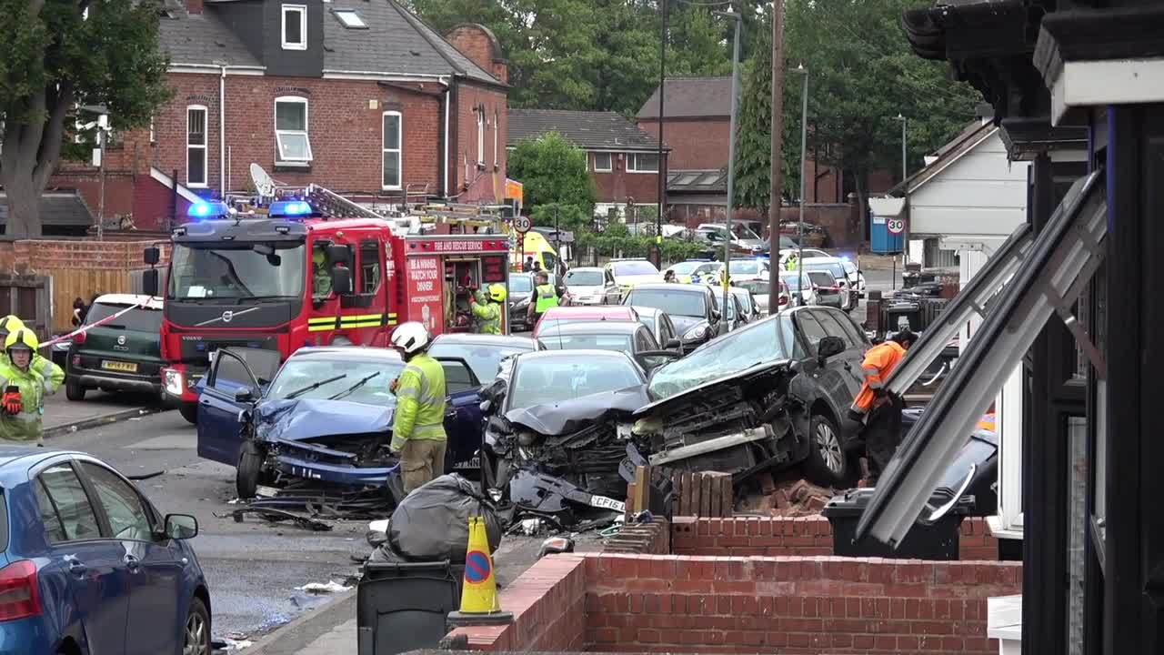 Birmingham carnage after speeding driver ploughs into parked cars ...
