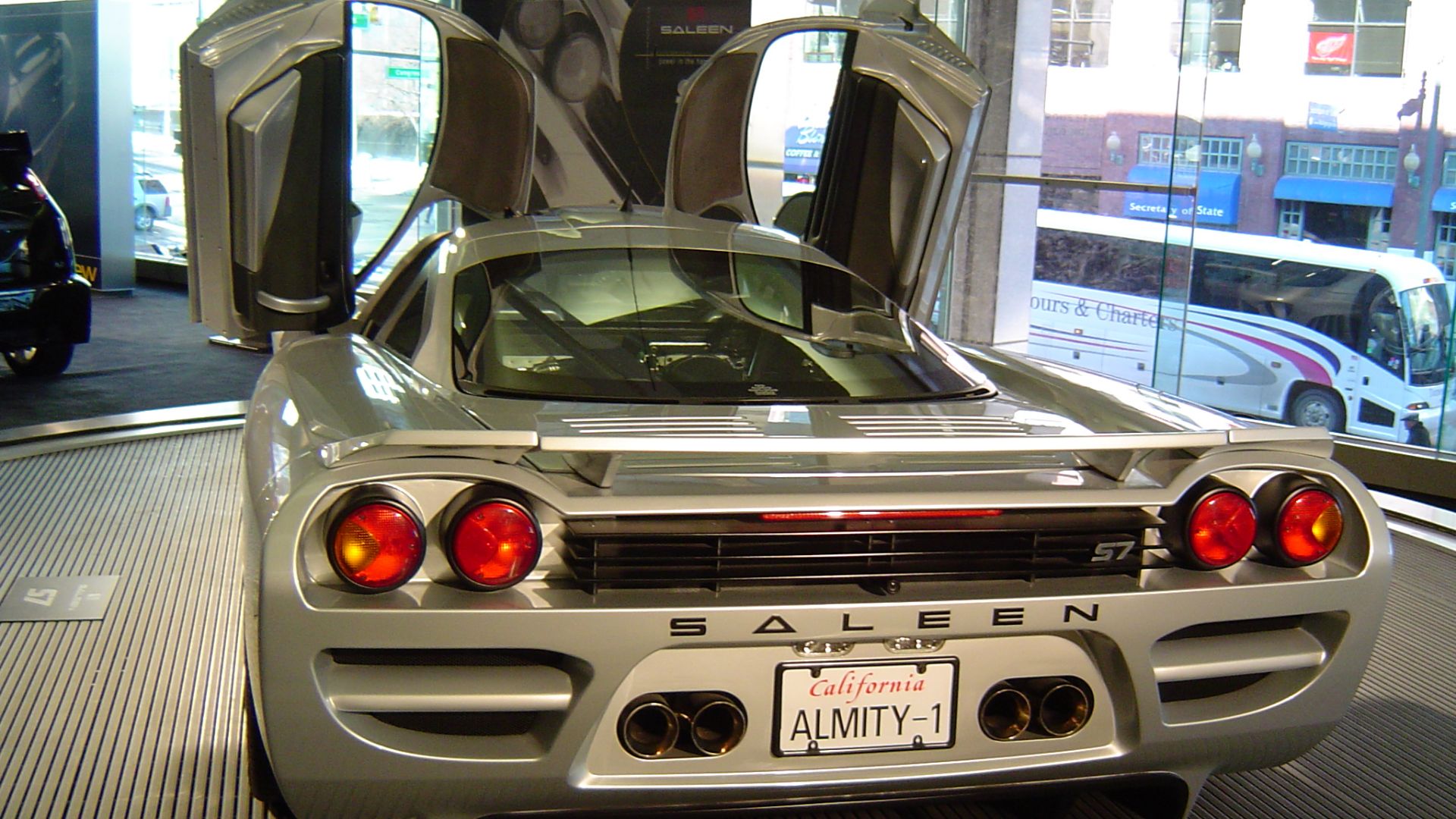 The Best Supercars With Gullwing, Scissor, And Butterfly Doors, Ranked