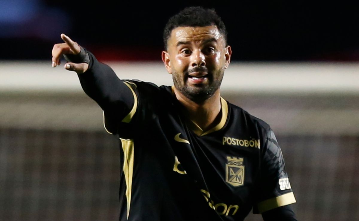 Edwin Cardona tuvo otra pésima noche de Libertadores y los hinchas de Atlético Nacional piden su ...
