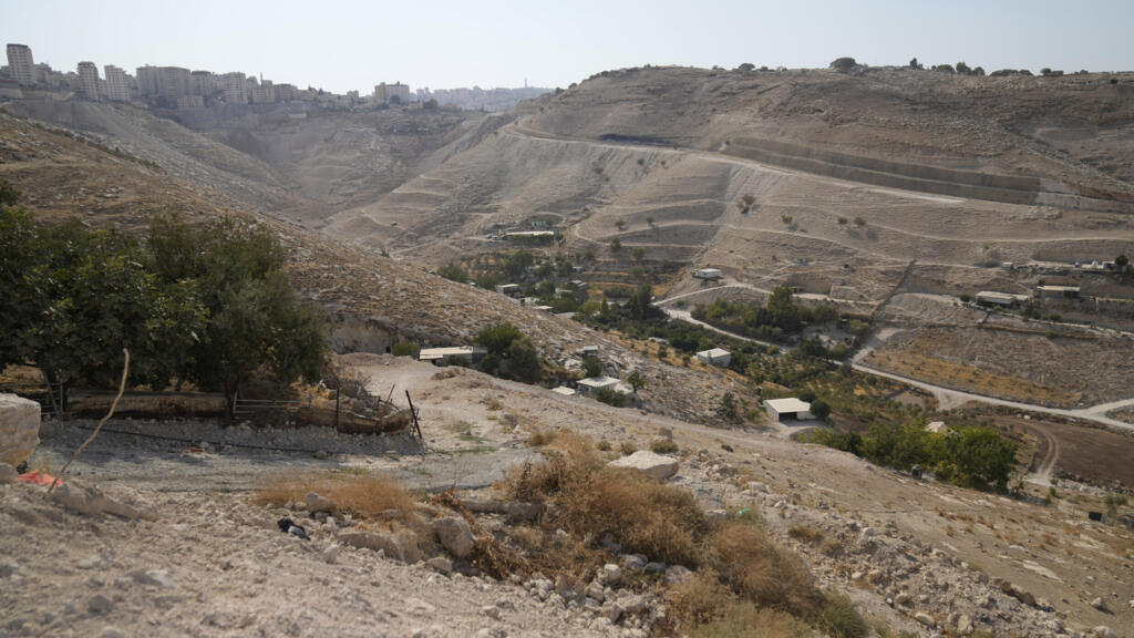 Israel approves major settlement project that would divide West Bank