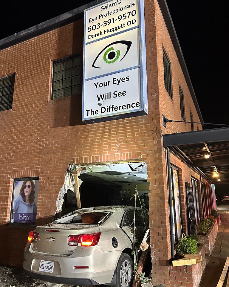 Driver causes $20K in damage after crashing into Salem building