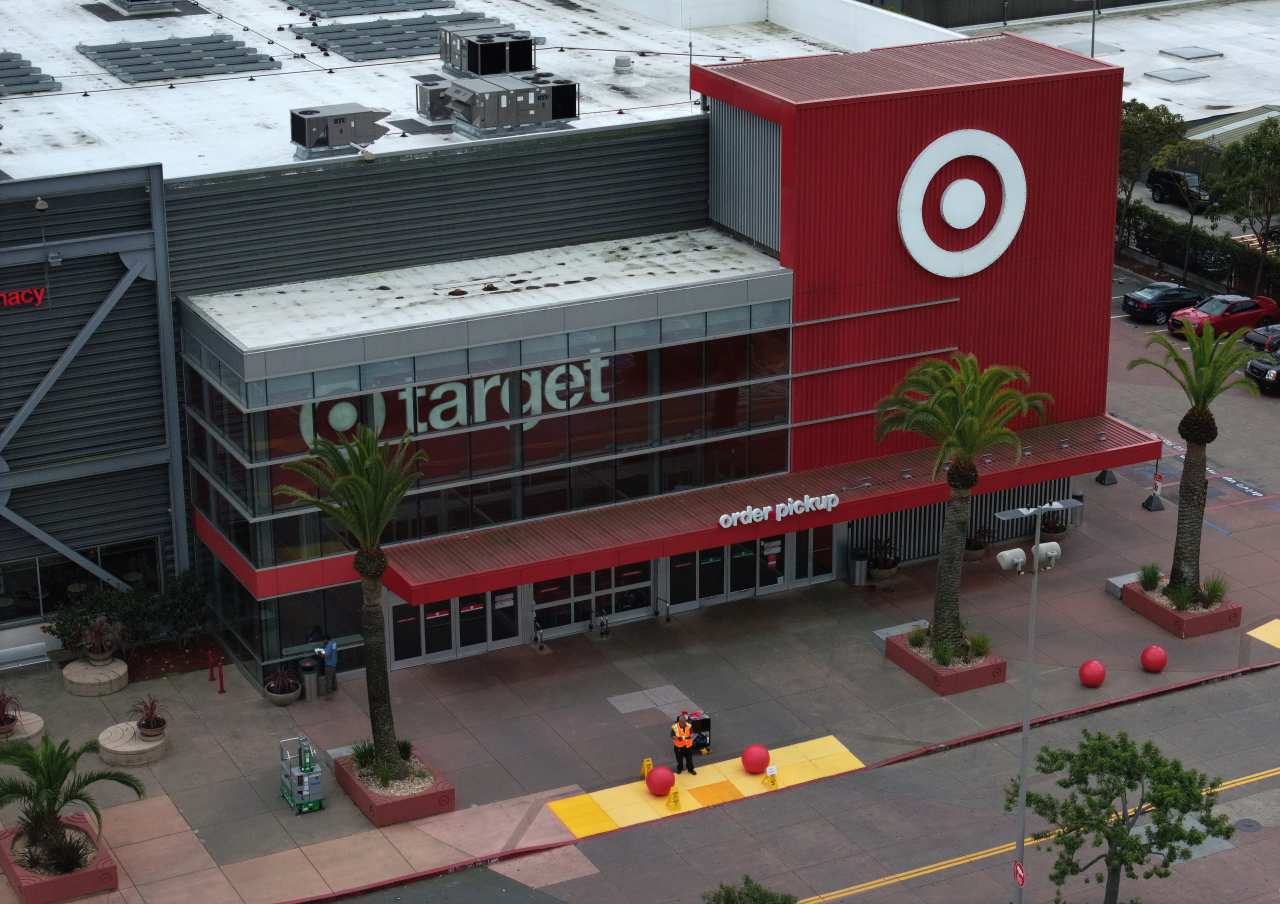 Target Stock Tumbles. Why a CEO Change Is Overshadowing an Earnings Beat.