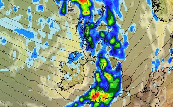 New weather maps show 612-mile storm battering UK in days - 45 worst ...