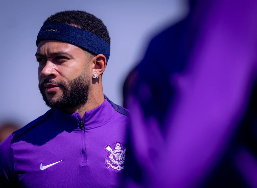 Corinthians busca R$ 46 milhões a curto prazo para derrubar transfer ban e pagar Memphis