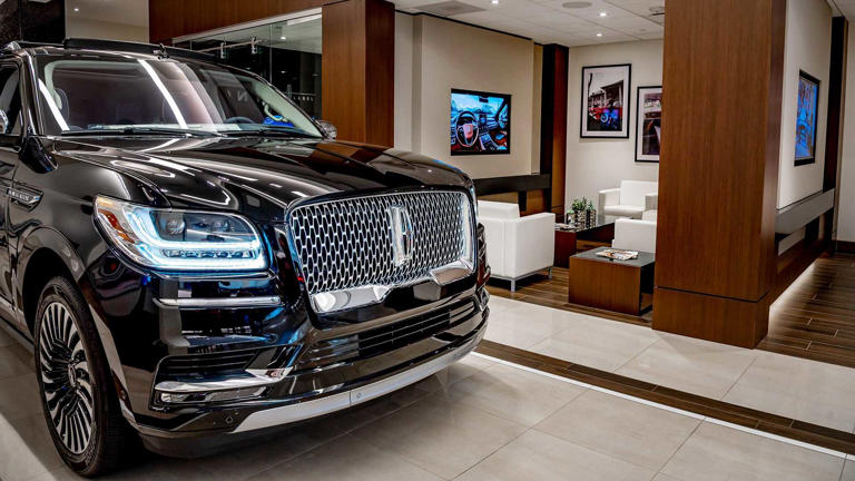 Ford CEO Discusses Lincoln And Why He Canceled EV Plans
