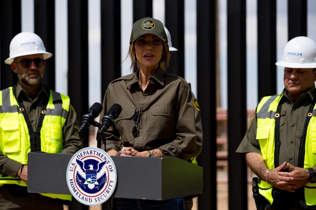 Southern border wall will be painted black to make it ‘even harder for ...