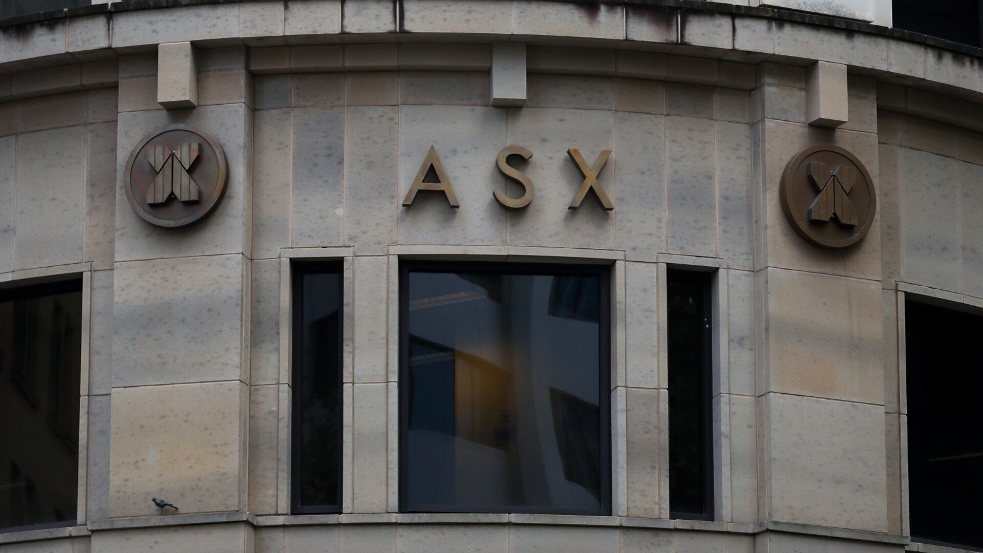 ASX 200 finishes in positive territory on Wednesday after rough start