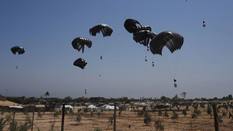 Israel calls up thousands of reservists as it prepares new Gaza offensive
