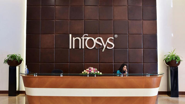 Infosys employees to get 80% average performance bonus after strong Q1 ...