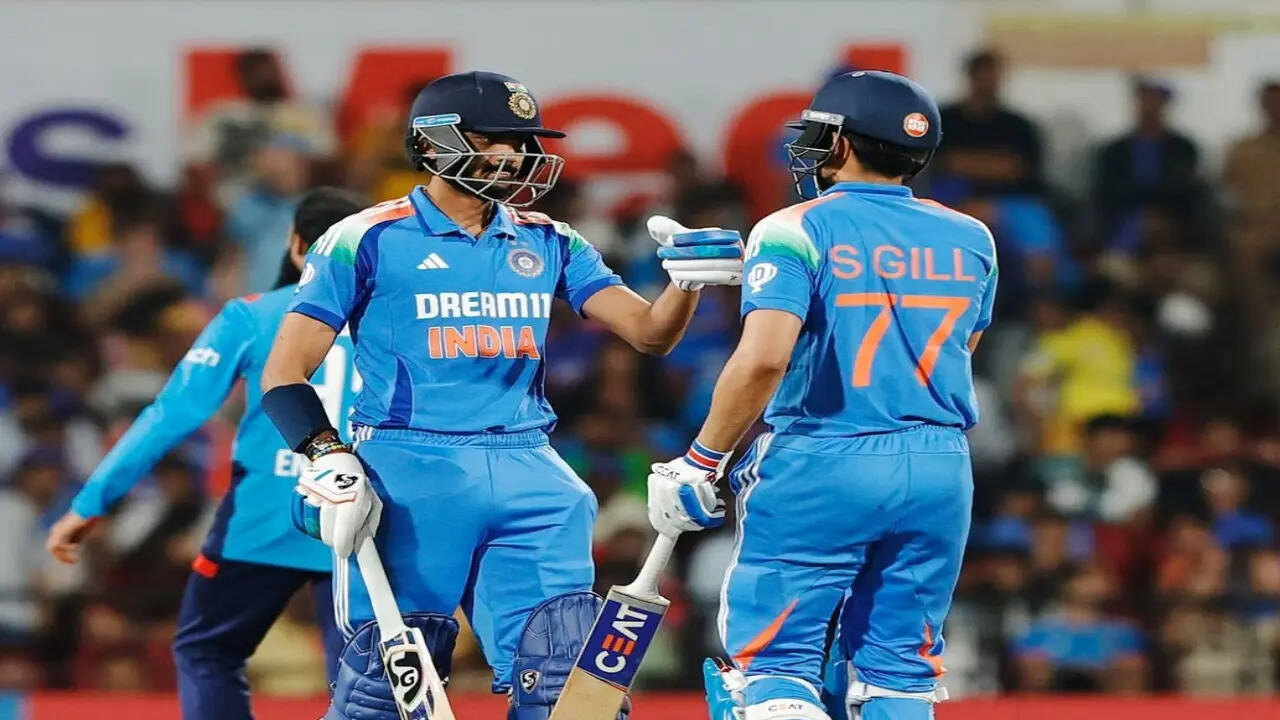 Shubman Gill vs Axar Patel Vice-Captaincy Row: Gavaskar Drops Truth ...