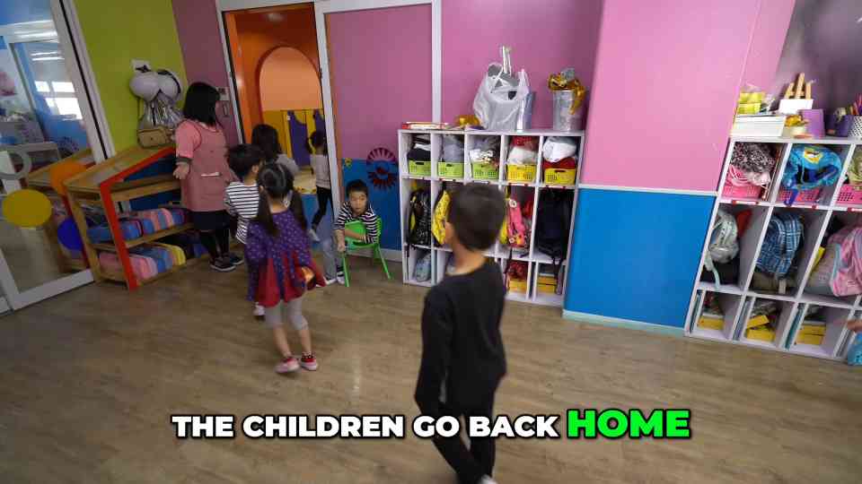 Daycare Life - Kids Clean Sheets & Teacher Does It All!
