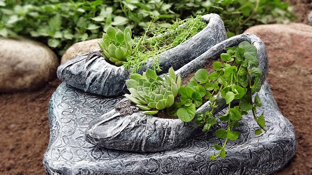 Garden Craft Made from Old Shoes—How to Make It