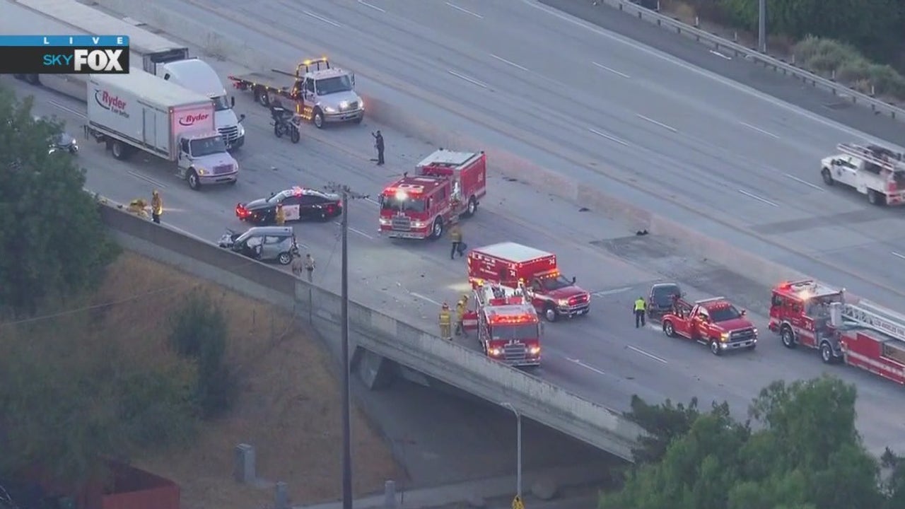 4 injured in 210 Freeway crash in Lake View Terrace