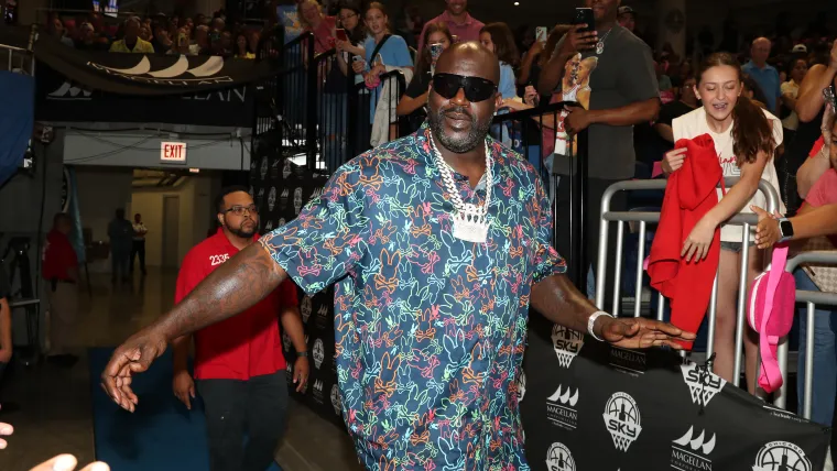 Shaq crashes his old set during TNT's College Basketball pregame show