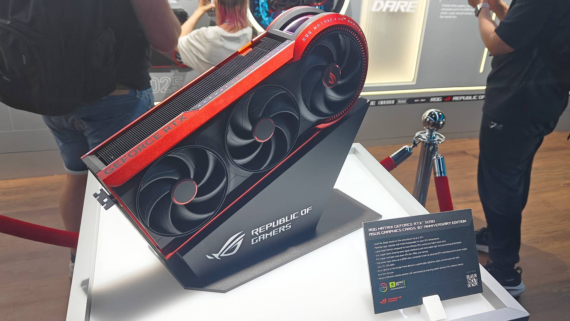 This RTX 5090 graphics card draws up to 800W and looks like a model ...