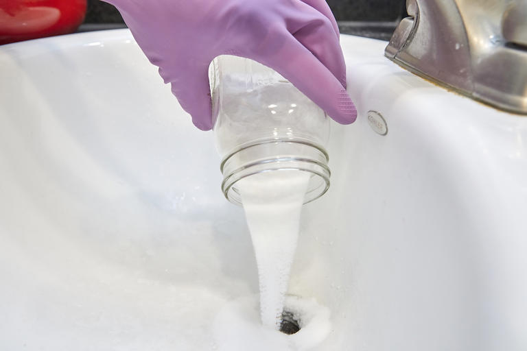 9 Drano Alternatives That’ll Unclog Sink and Tub Drains Without All the ...