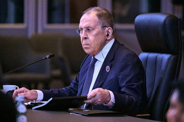 Top Putin Ally Scorns Trump's 'Clumsy' Peace Talks With Ukraine And ...
