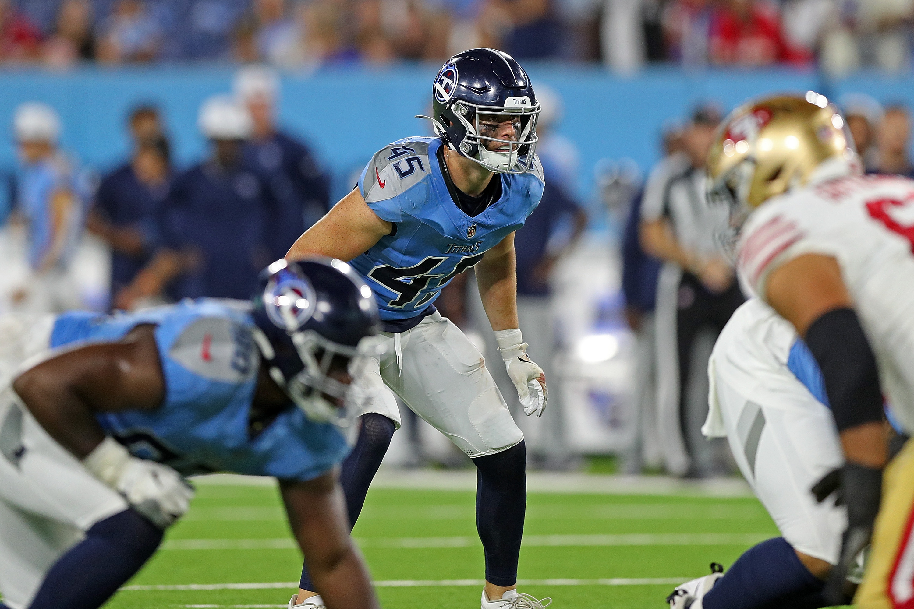 Eagles release WR to make room for another linebacker