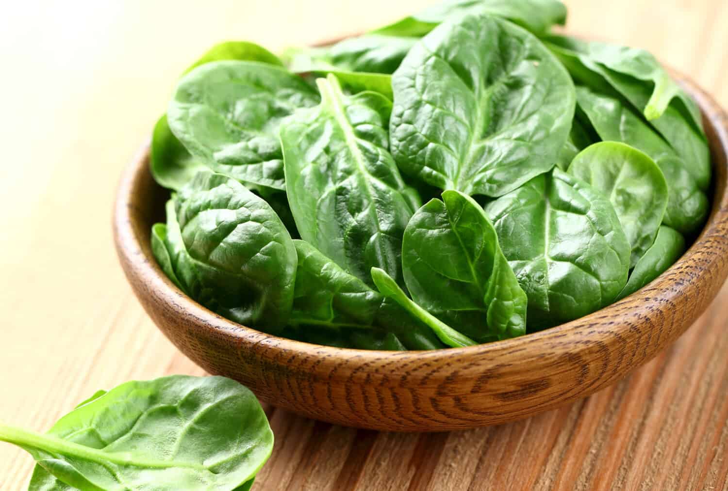 Is Spinach Healthier Than Lettuce? Here’s What the Research Says