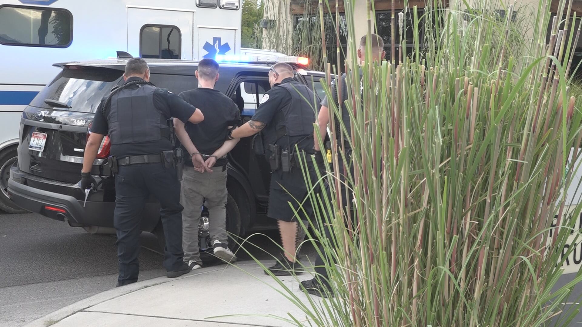 Suspect with knives arrested after fight at Starbucks in Twin Falls