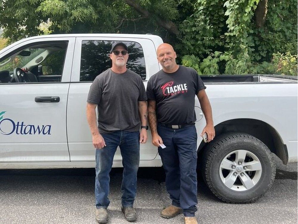 Ottawa firefighters rescue hiker trapped in Orléans bog