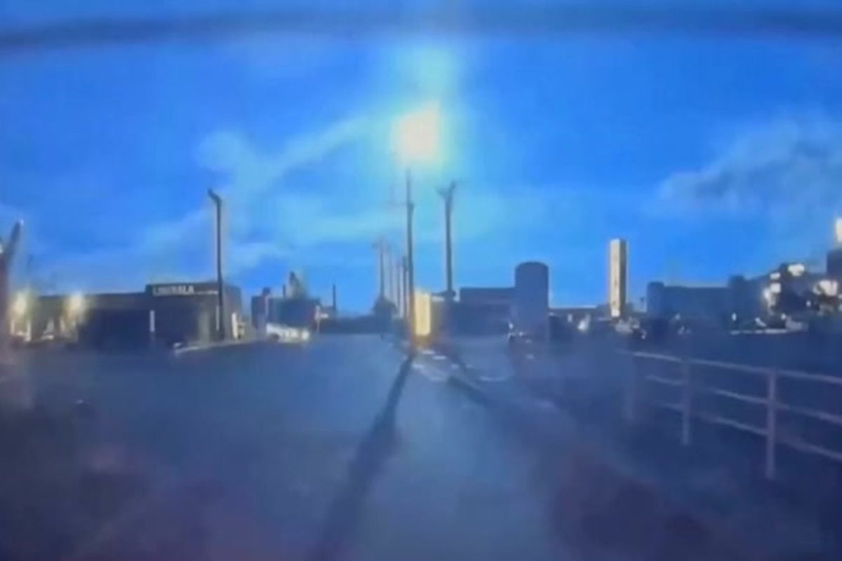 Stunning fireball lights up Japan night sky in dash cam video