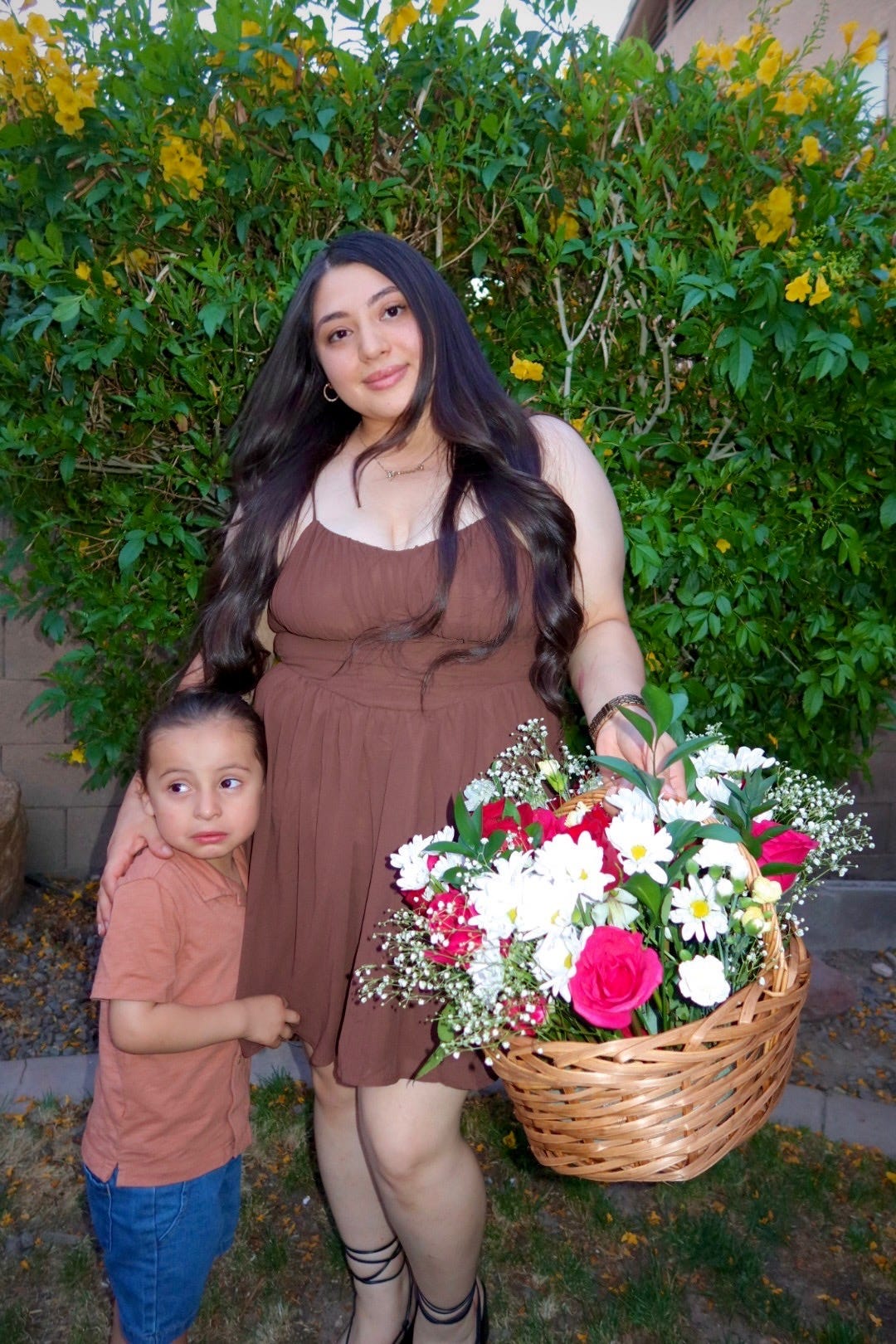 Mom fatally shot in Glendale road rage incident while riding in car ...