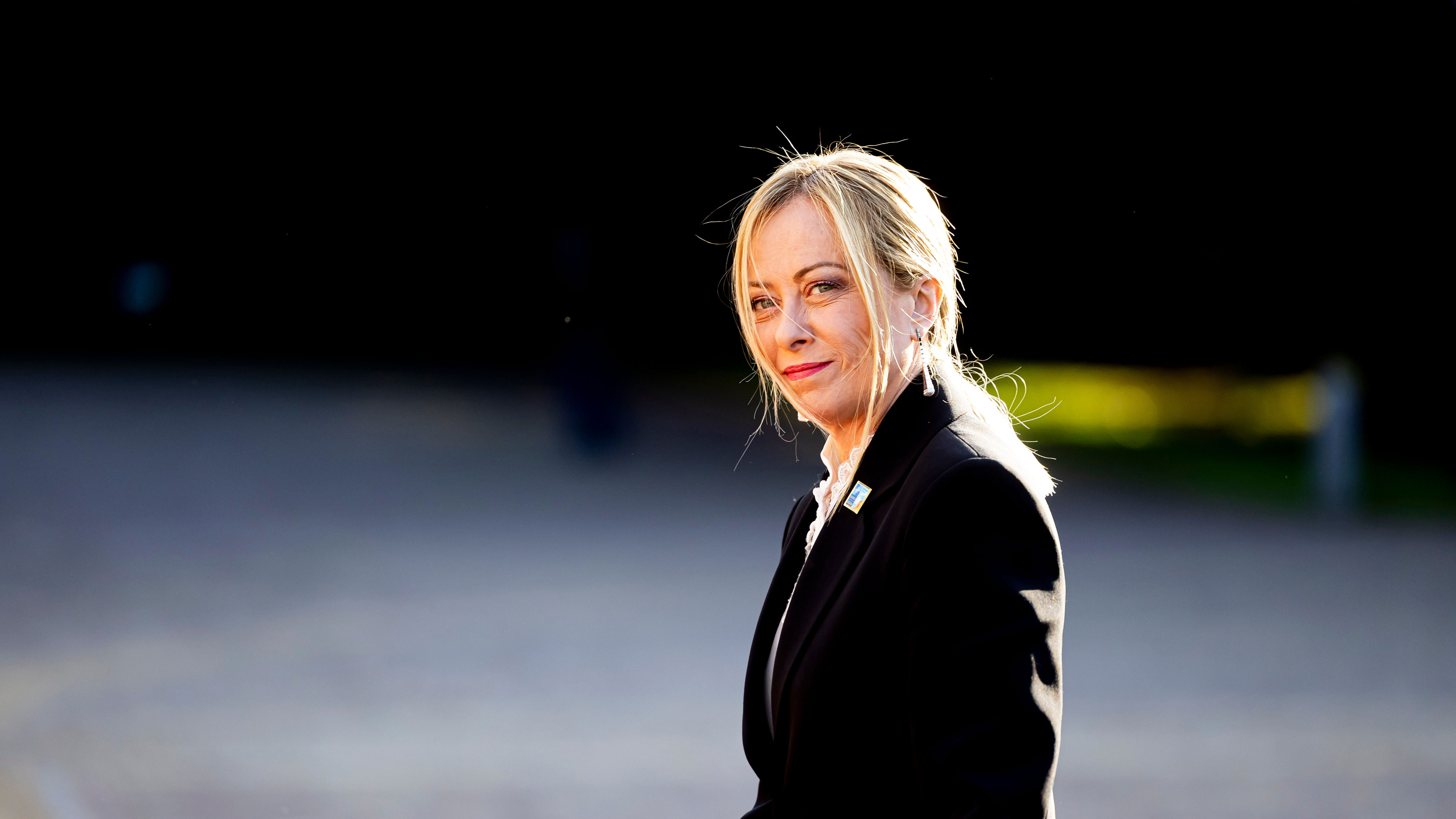 Styl Giorgii Meloni to definicja “power dressingu”. Elegancja i pewność ...