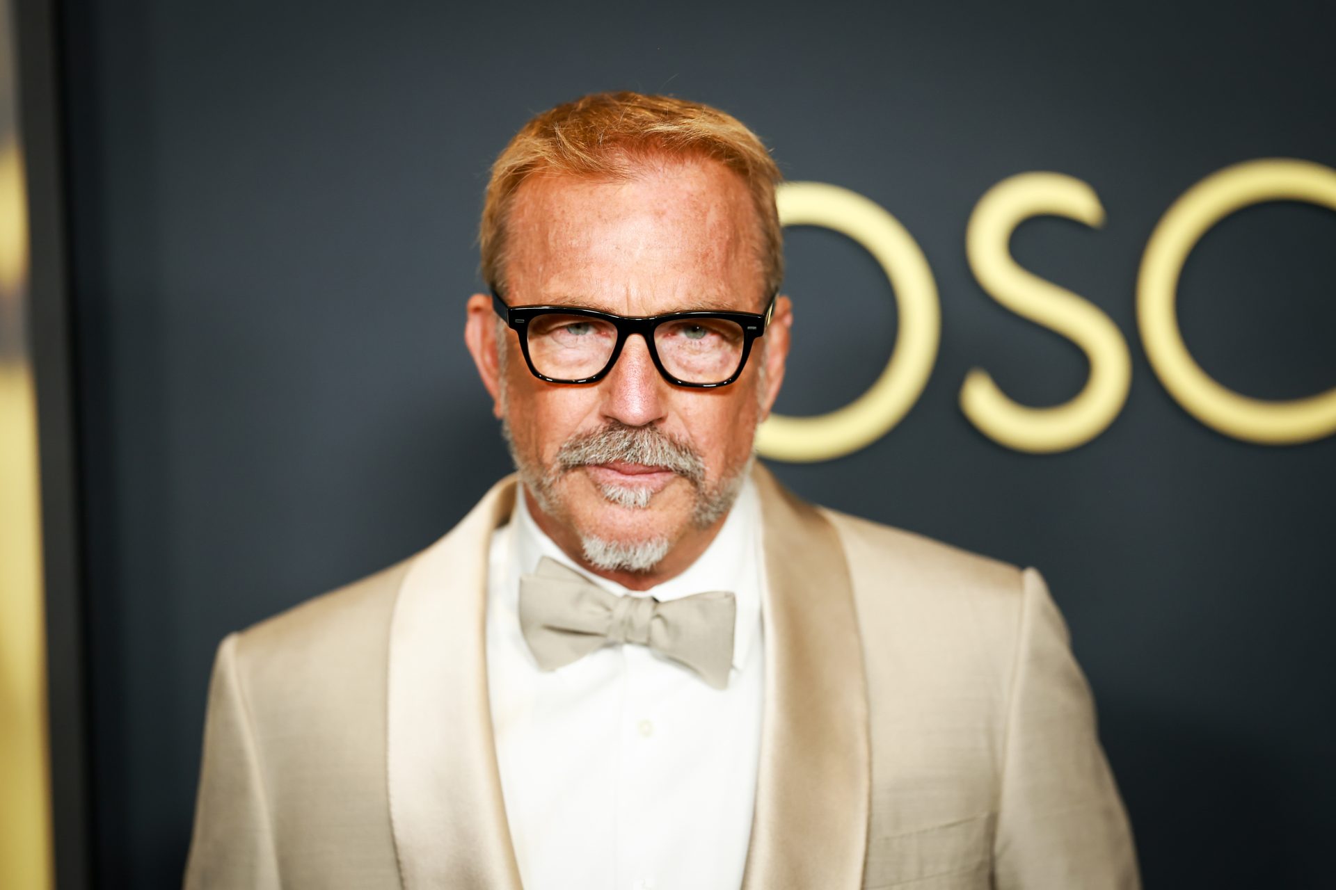 Kevin Costner alega que acusaciones de “abuso” son para dañar su reputación