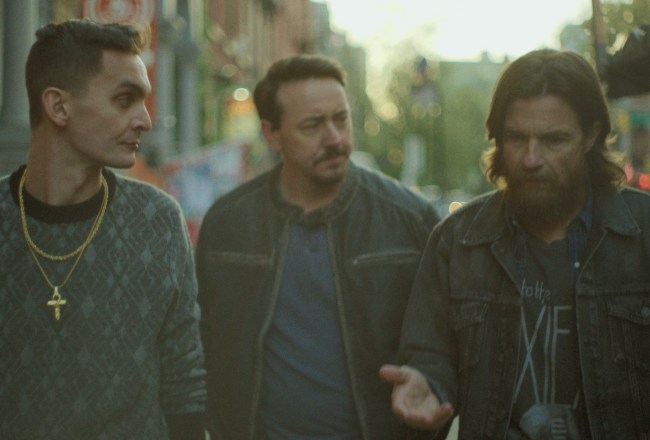 Jason Bateman Brings Danger to Brother Jude Law's Doorstep in Netflix ...