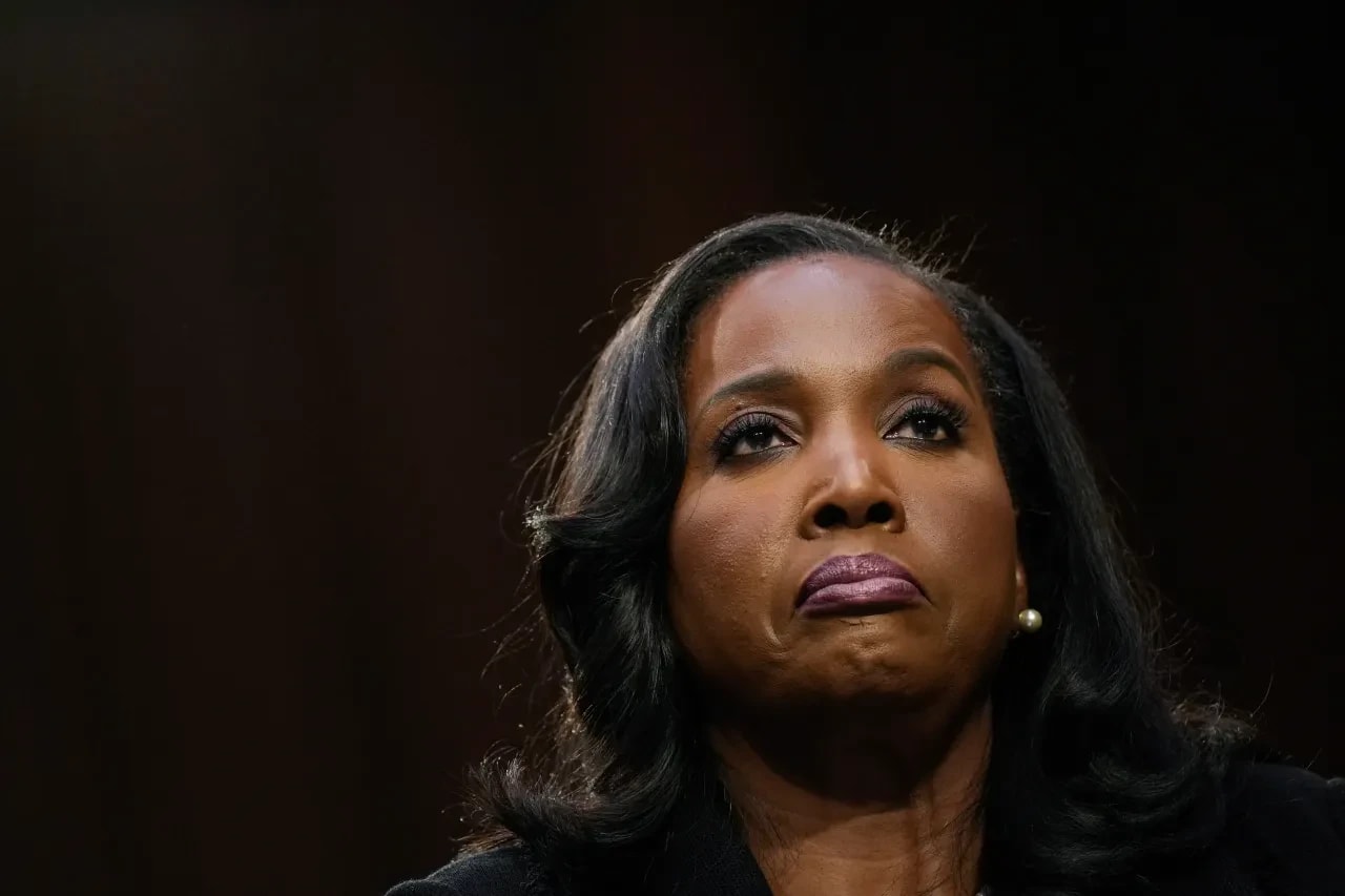 Lisa Cook Faces Trump’s Call To Resign Amid Possible Mortgage Probe