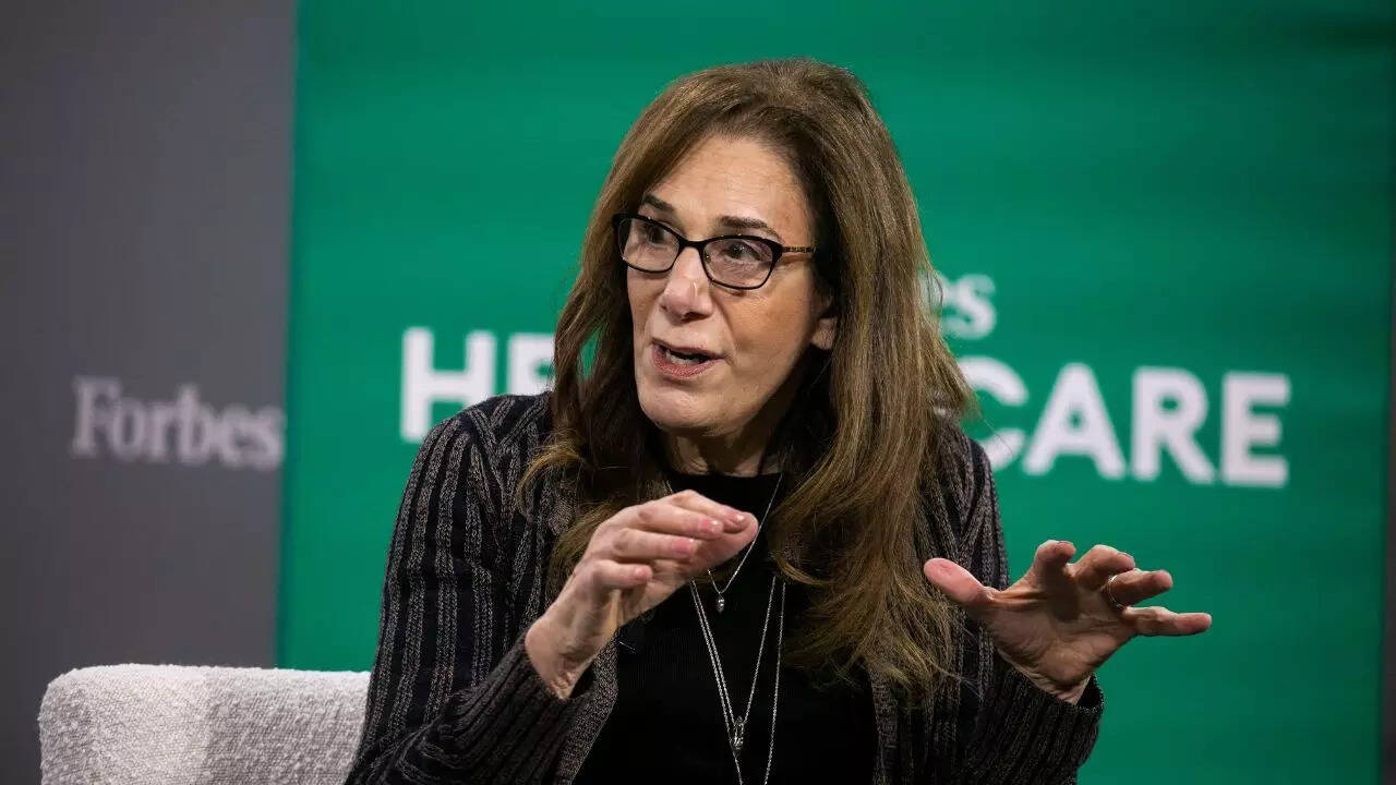 82-year-old CEO to give away 99% of her $7.8 billion fortune under Bill ...