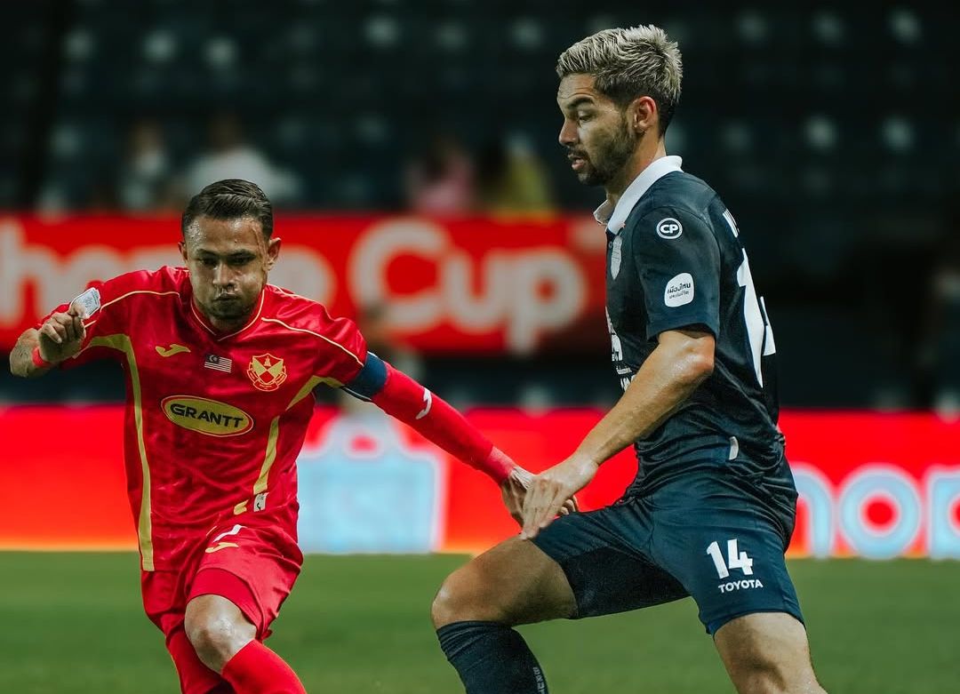 Komentar Pemain Timnas Thailand soal Debut Sandy Walsh di Buriram ...