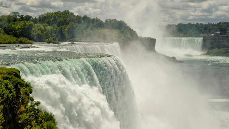 11 of the Best Waterfall Trails in the U.S.