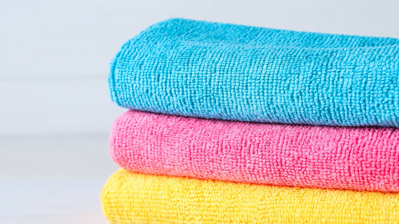 I discovered this color-coded kitchen towel organization system on ...