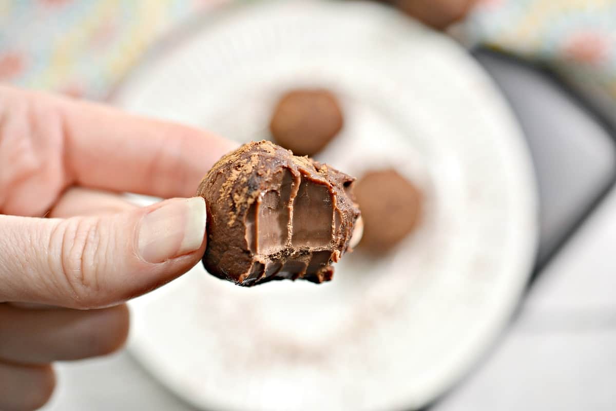 15 Low Carb Chocolate Treats That Make Sad Snacks a Thing of the Past