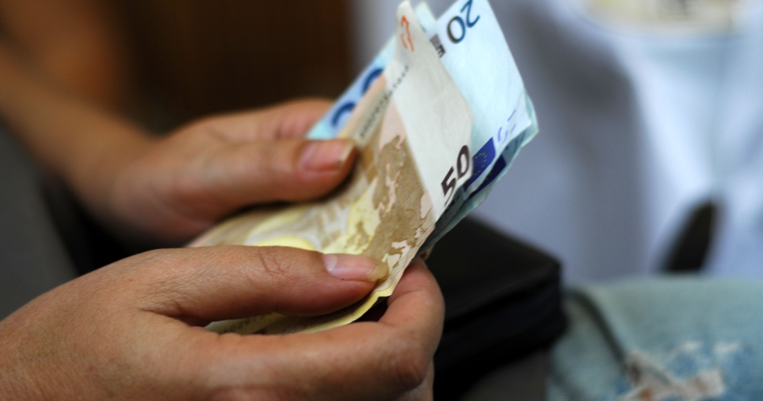 Ετήσιο επίδομα 250 ευρώ: Ποιοι είναι οι δικαιούχοι και ποιοι εξαιρούνται
