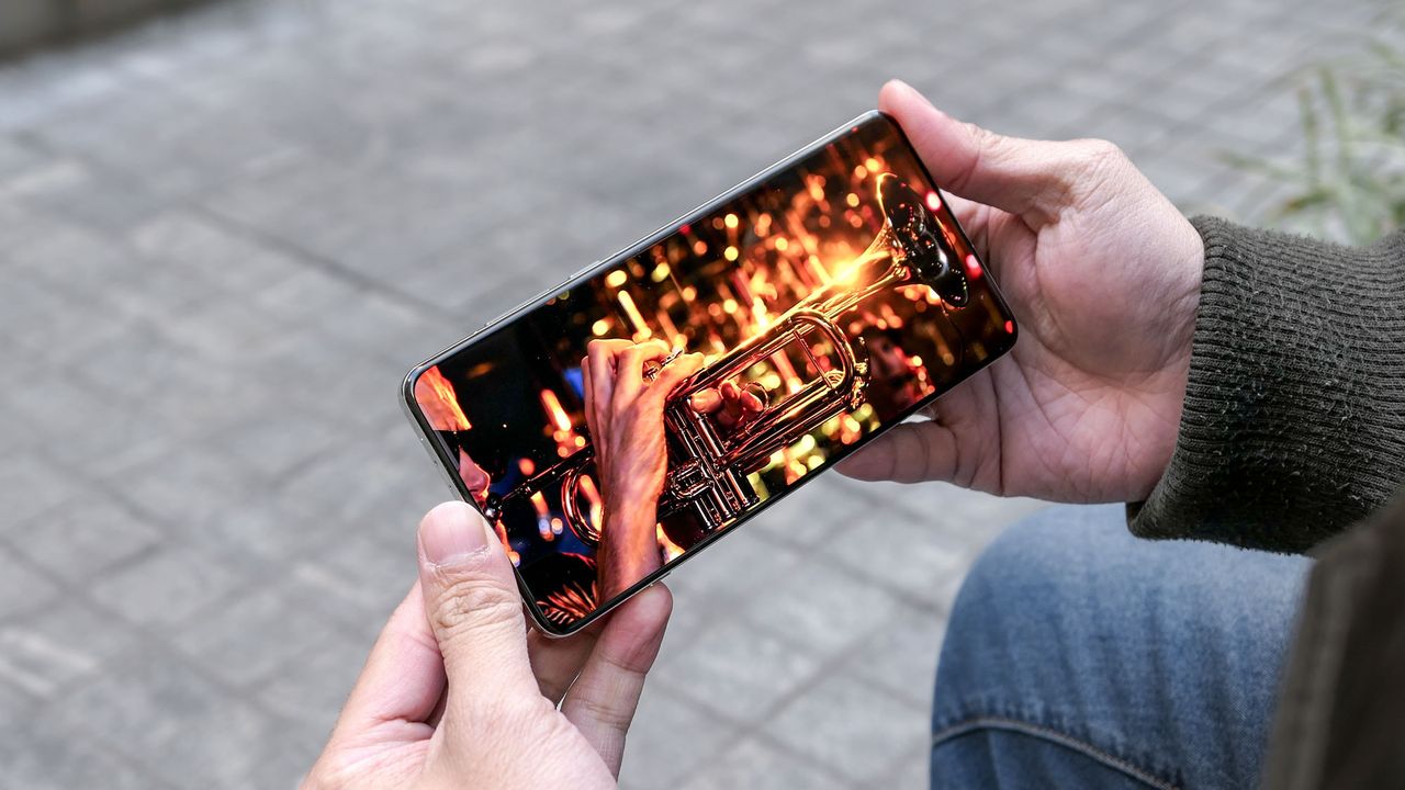 OnePlus 15 could beat Apple and Samsung with this big display upgrade