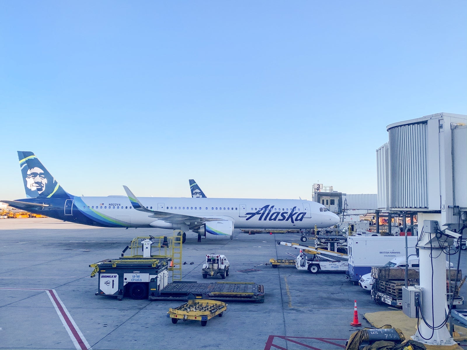 Alaska Airlines launches new Summit card with premium perks and a ...