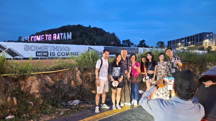 Turis Singapura dan Malaysia belanja ke Batam