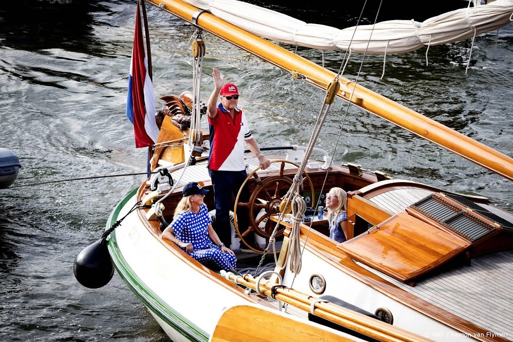 Koning met Groene Draeck op SAIL