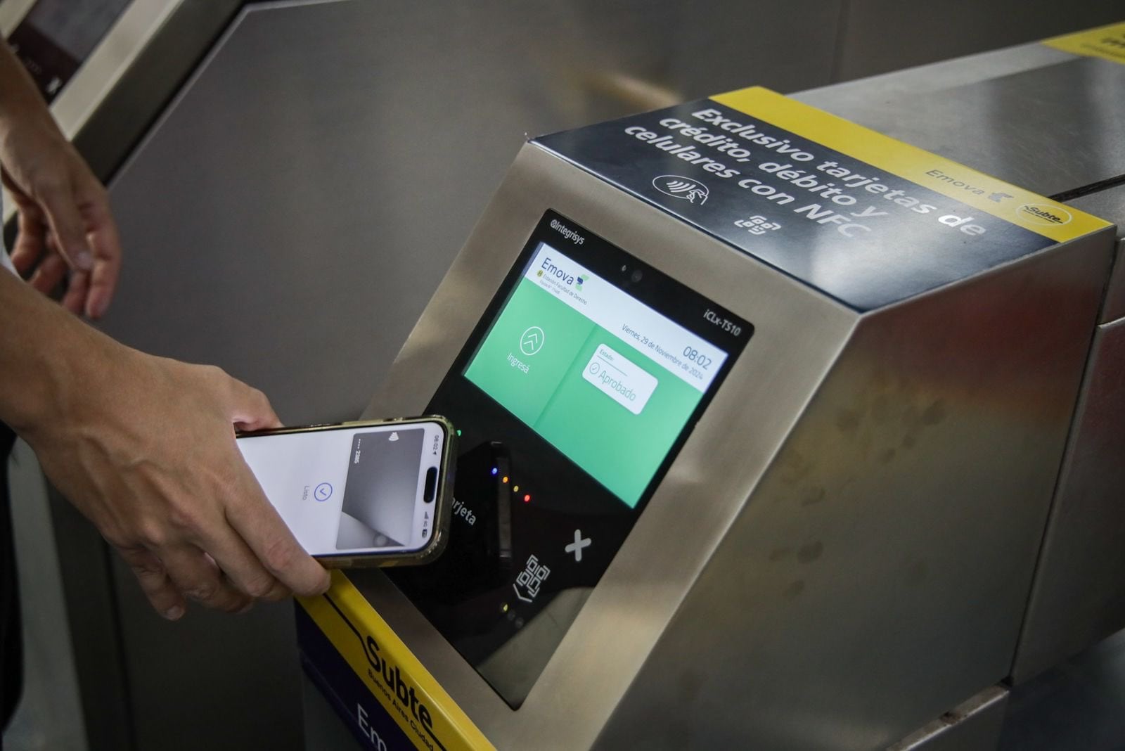 Cómo pagar con contactless y QR de MODO o Mercado Pago en los molinetes ...